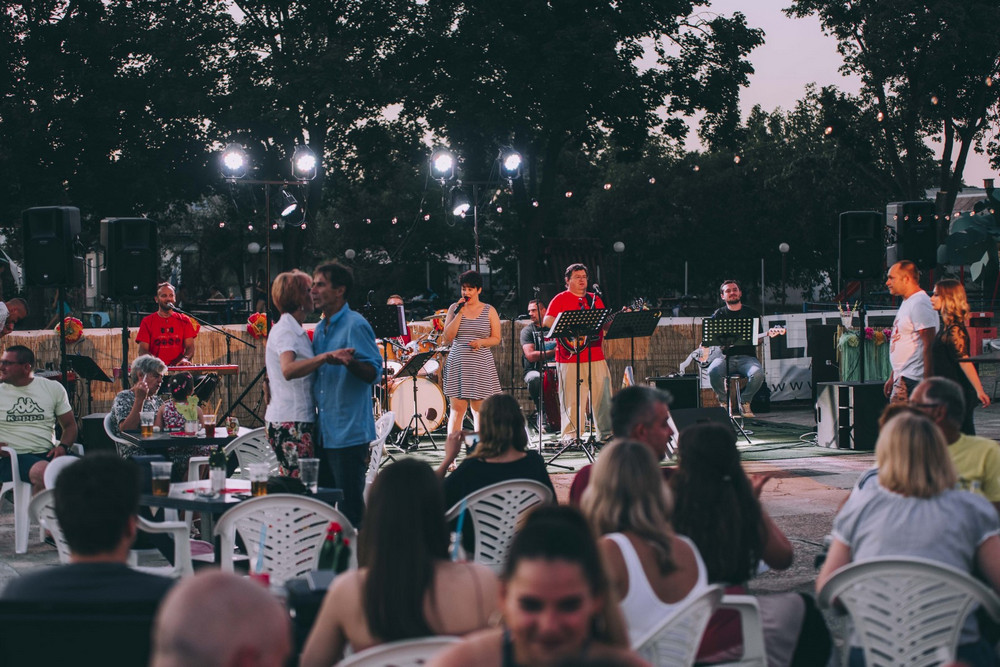 Održan Summer cocktail dance na belišćanskom bazenu - Gradski Radio Belišće